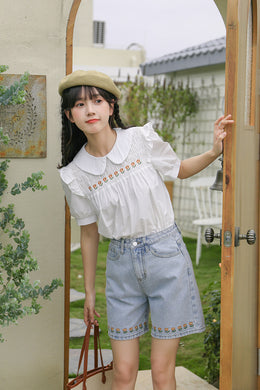 Daisy Chain Embroidered Shorts (Light Denim) – Megoosta Fashion